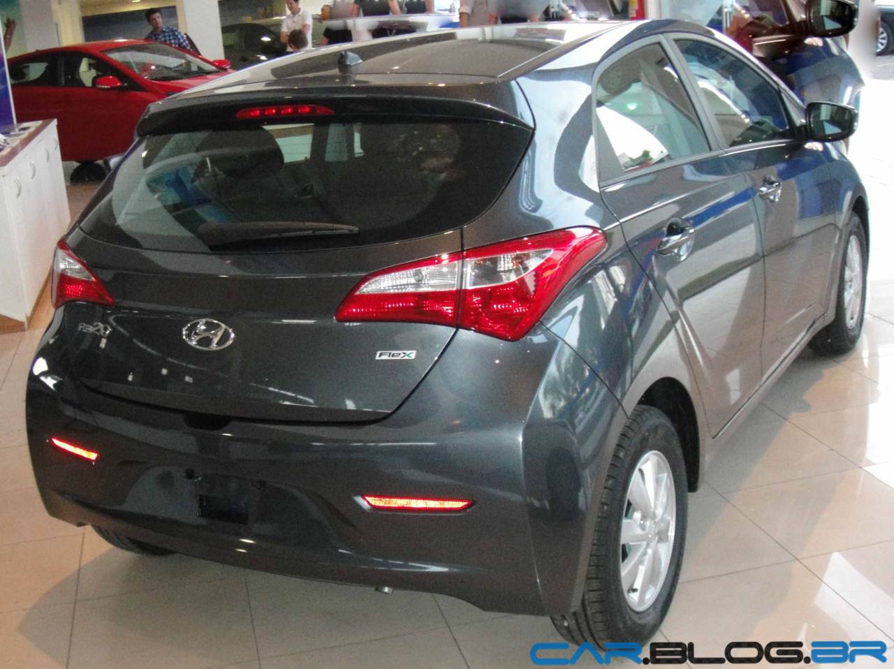 HB20 Comfort Style 1.6 MT com bancos em couro