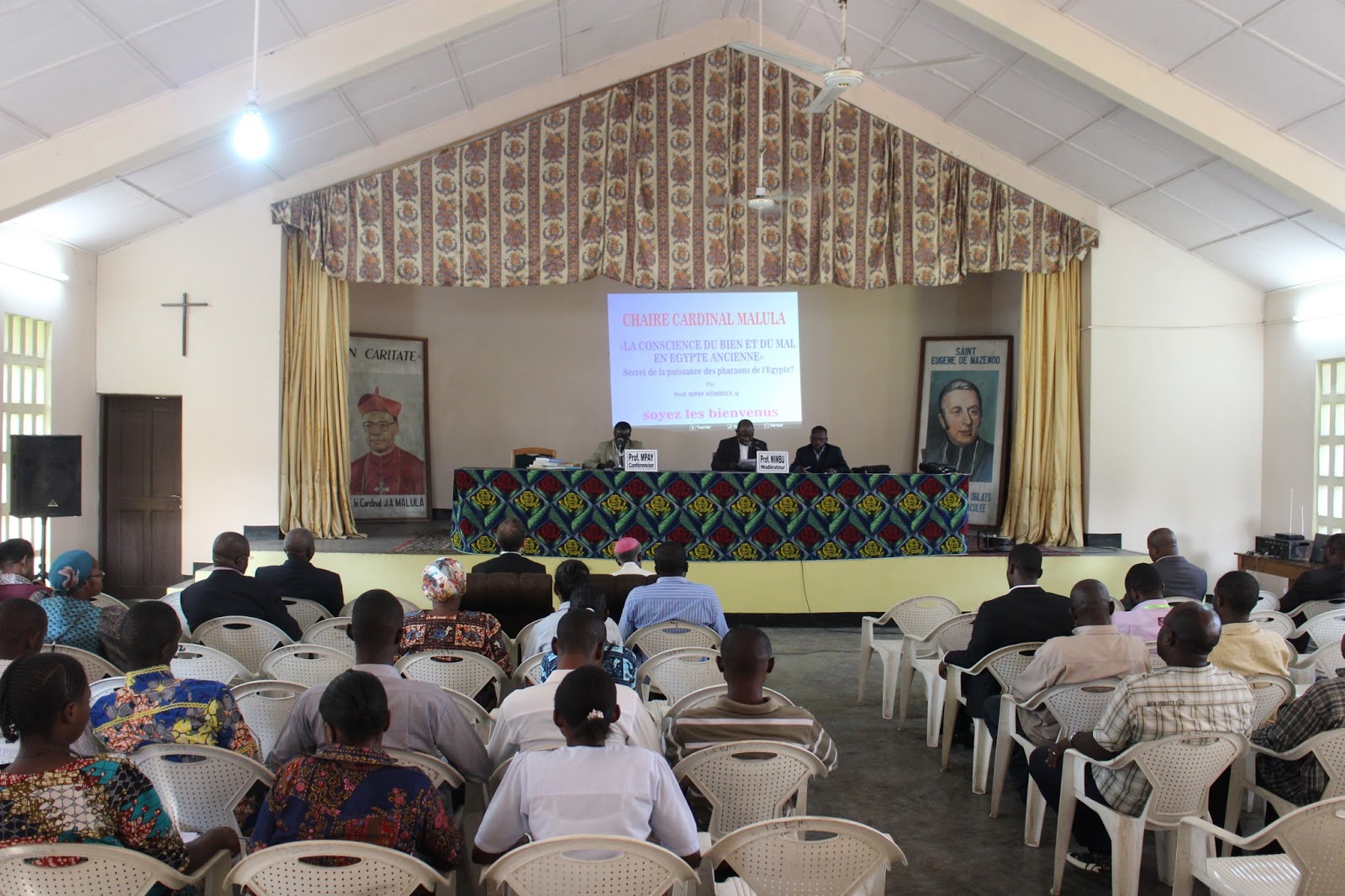 A la session de la Chaire Cardinal Malula, le jésuite Mpay Kemboli ...
