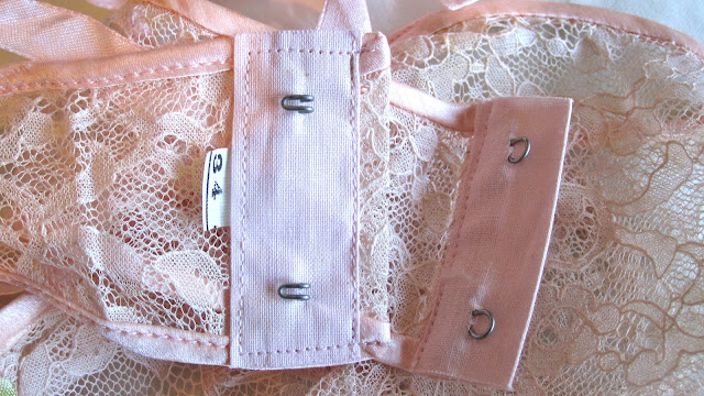 A Few Threads Loose: Lingerie in Profile: A Beautiful Lace Bra