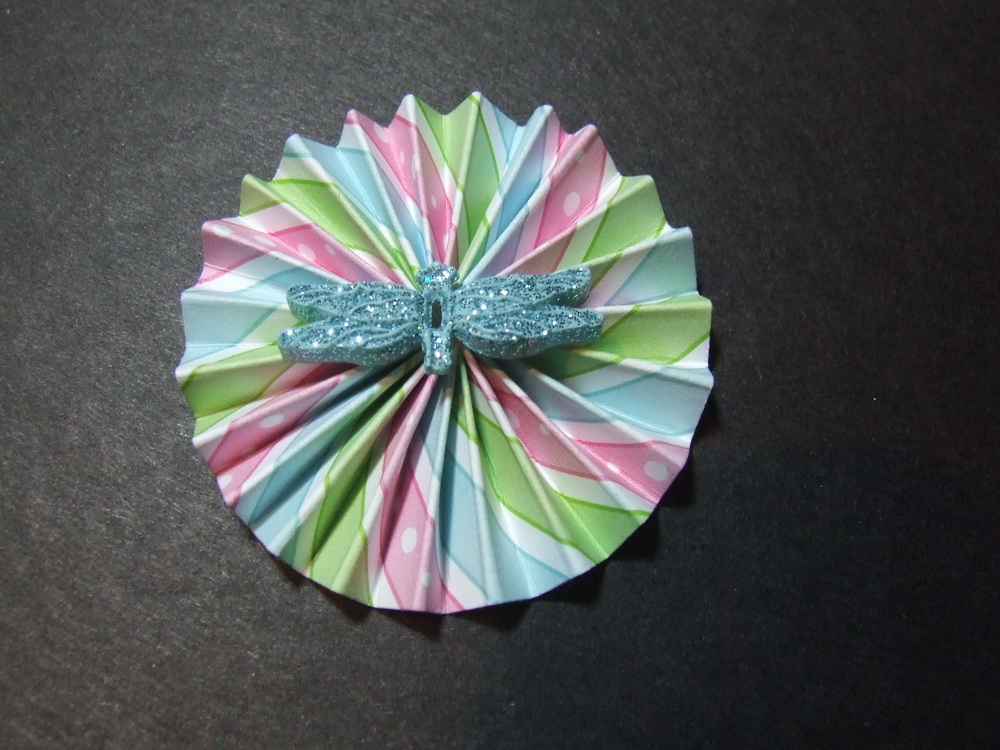 PINK PAPER COTTAGE: PAPER ROSETTES TUTORIAL - FINALLY!