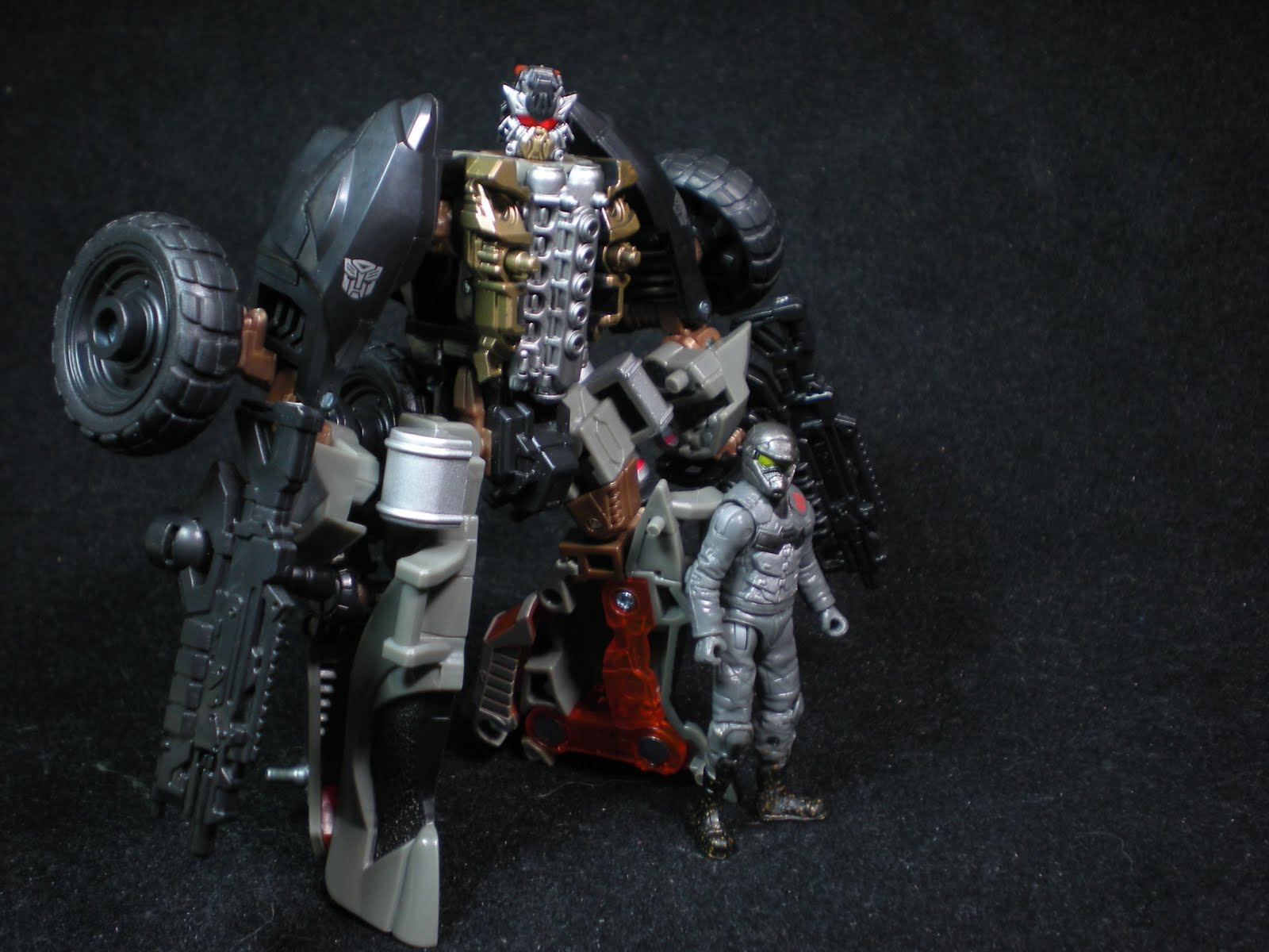 Review: [Hasbro] Transformers Dark of the Moon MechTech Human Alliance ...