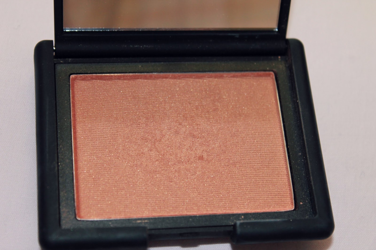 - rainy day beauty -: Review: Nars Luster Blush