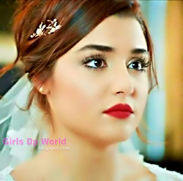 Hande Erçel Beautiful Images HD Wallpaper