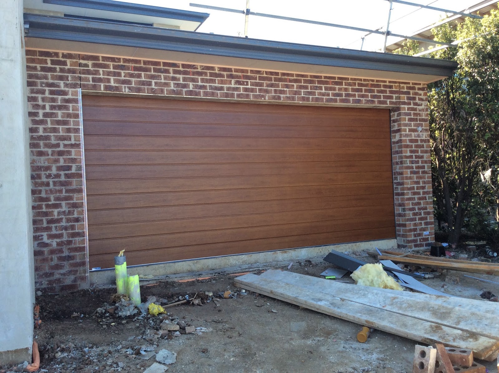 Building Nelson!: Dynamic Deco Wood Slimline Garage Door