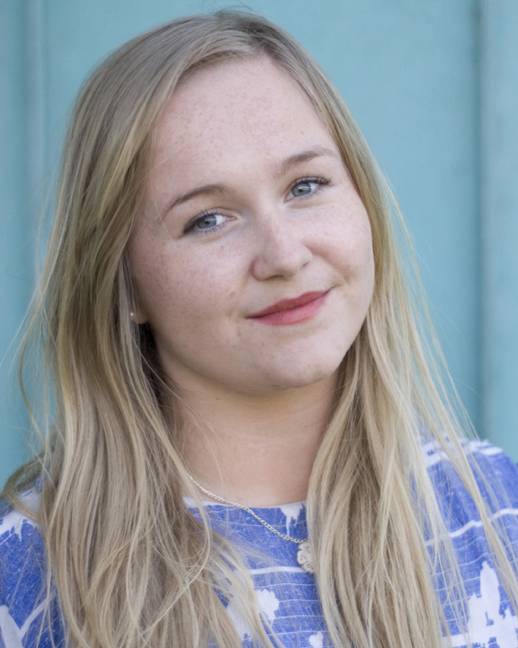 Theatre Photography, set design, graphic design and reviews: Cast ...