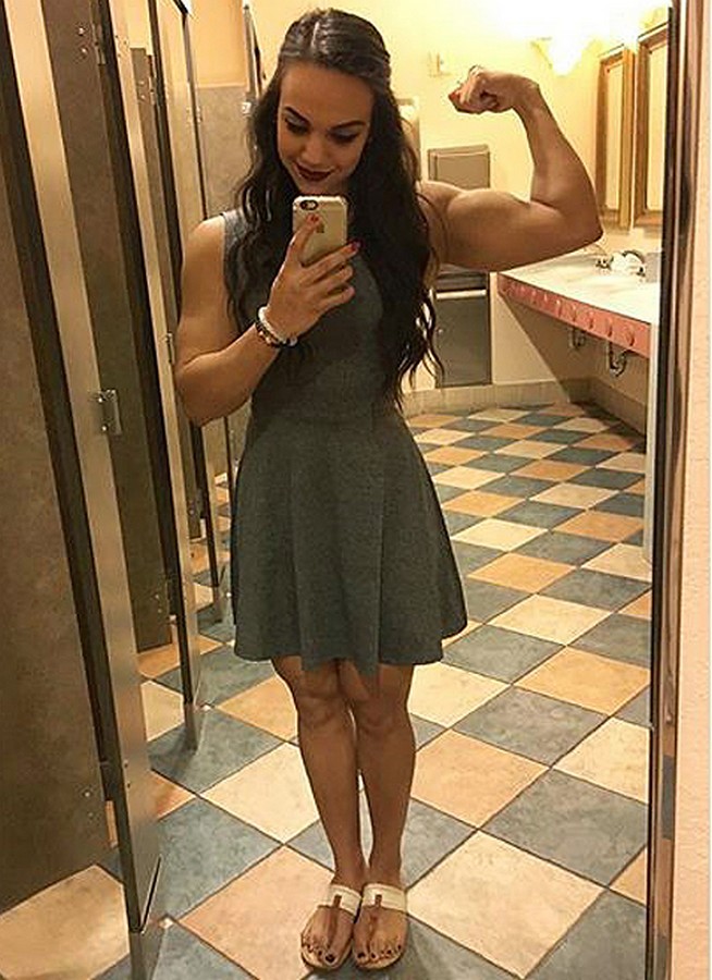 Les femmes de mes reves: Nadia Amy.