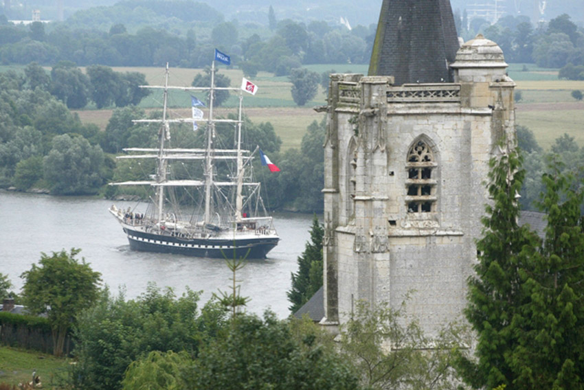 SailRaceWin: Le Belem, un Trois-mâts de légende à l’Armada de Rouen