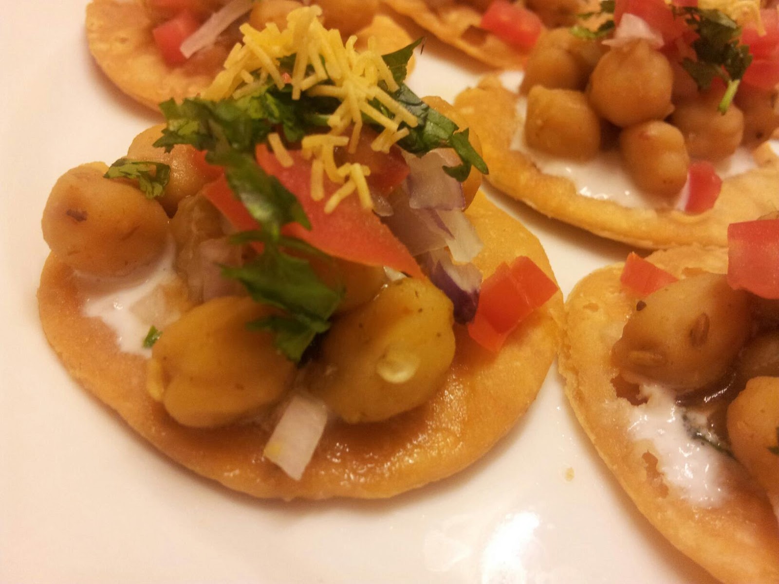 Pakistani Kitchen: Channa Aur Lobia Chat ~ Papri Chat ~ Urdu Recipe