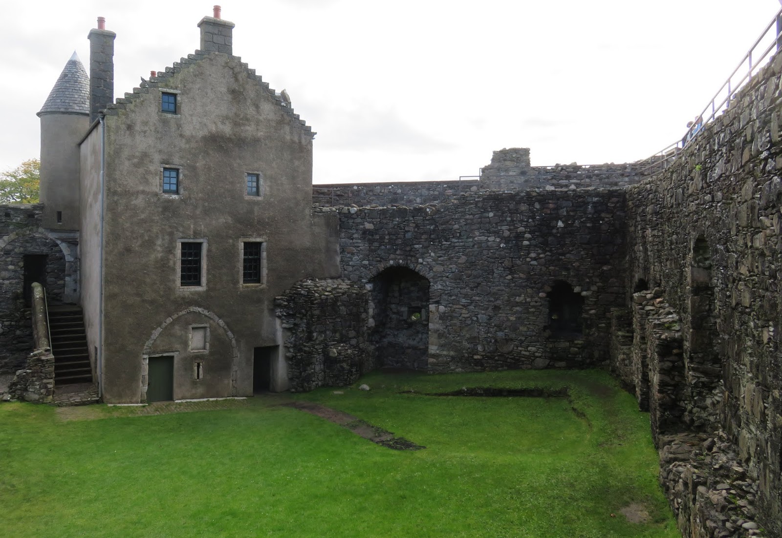 Big Daddy Dave: Dunstaffnage Castle – Oban, Scotland