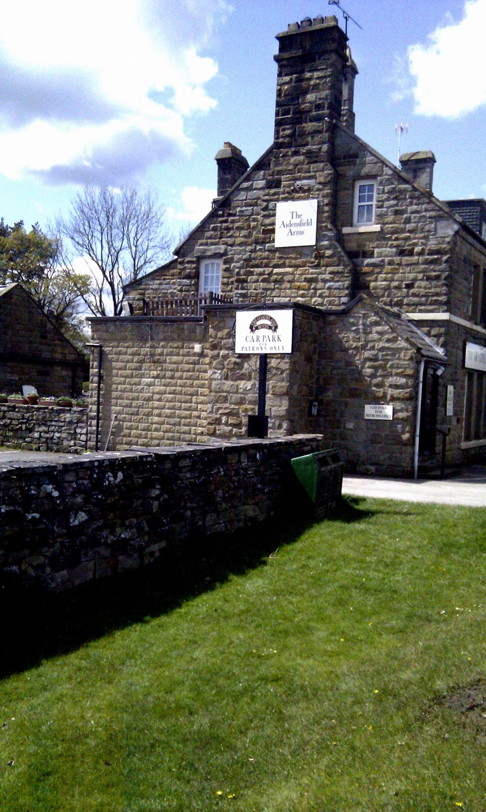 suse ramblings: Visit to Heartbeat country. (Goathsland)Aidensfiled Arms.