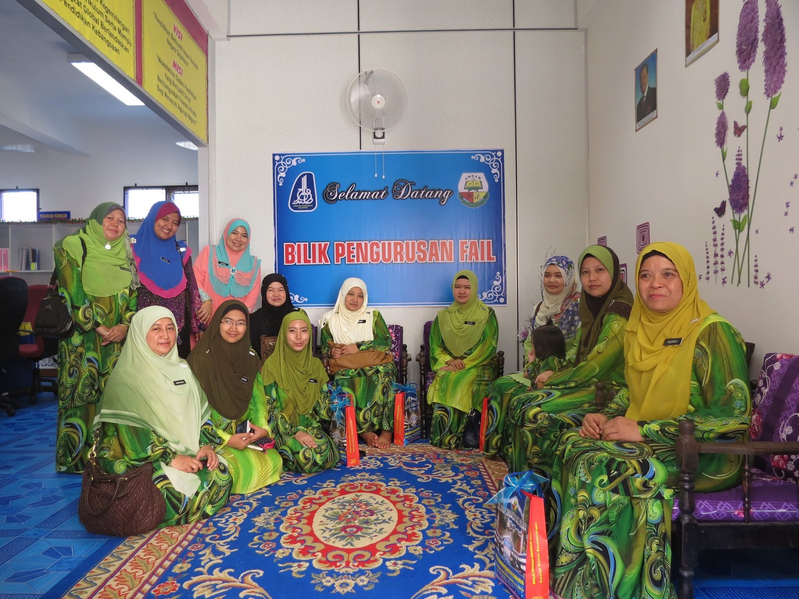 SMK AGAMA MELOR: Lawatan SMKA Matang 2 Kuching