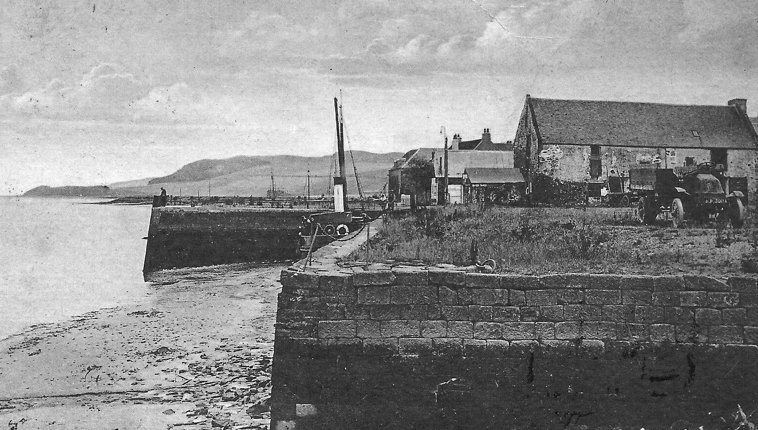 Tour Scotland: Old Photograph Harbour Newburgh Fife Scotland