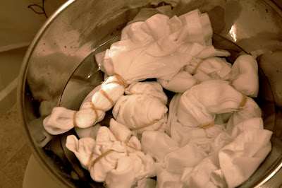 Newly Domesticated: DIY Tie-Dye Napkins