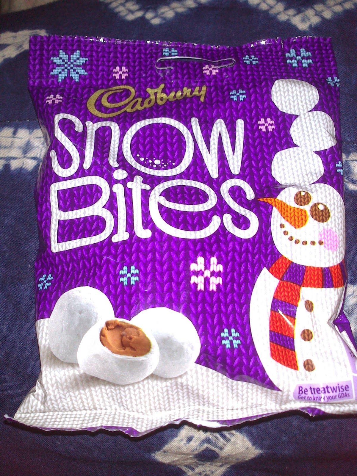 Supersupergirl's Food Reviews: Cadbury snow bites