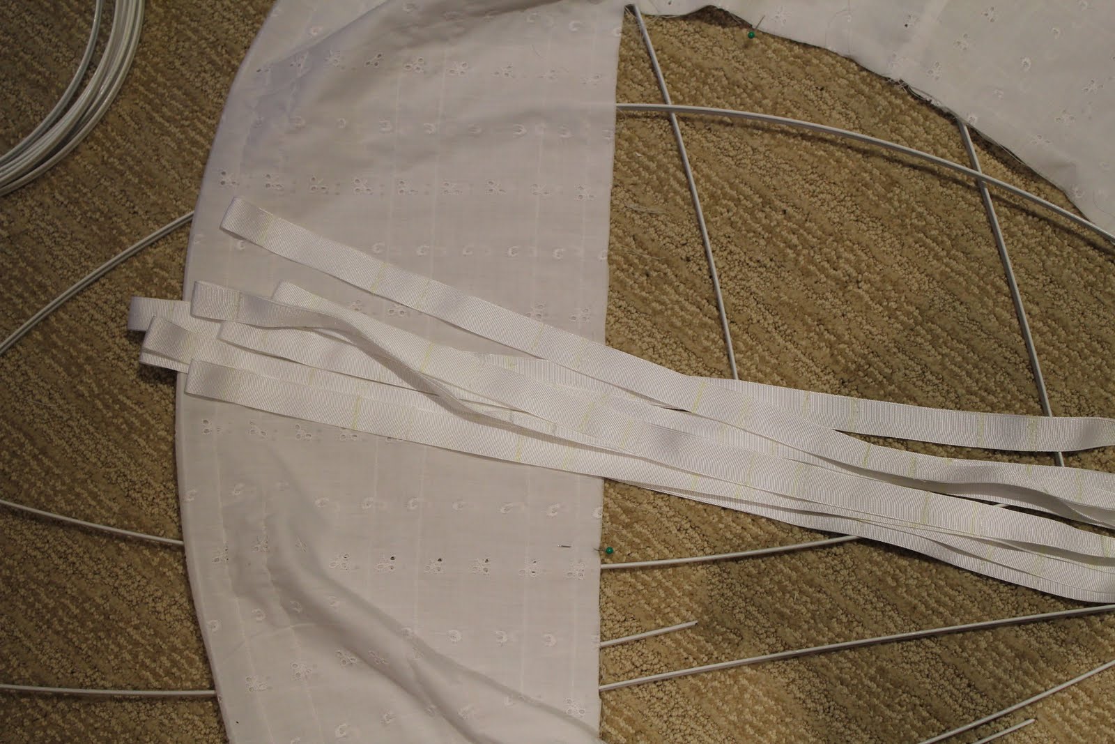 Idle Hands...The Ms-Fits' Workshop: Making a hoop skirt - Robin