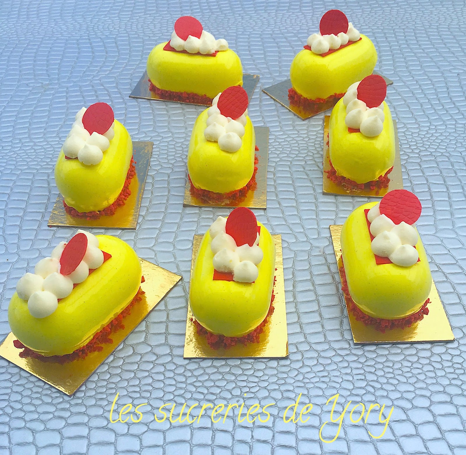 Petits gâteaux citron fruits rouges