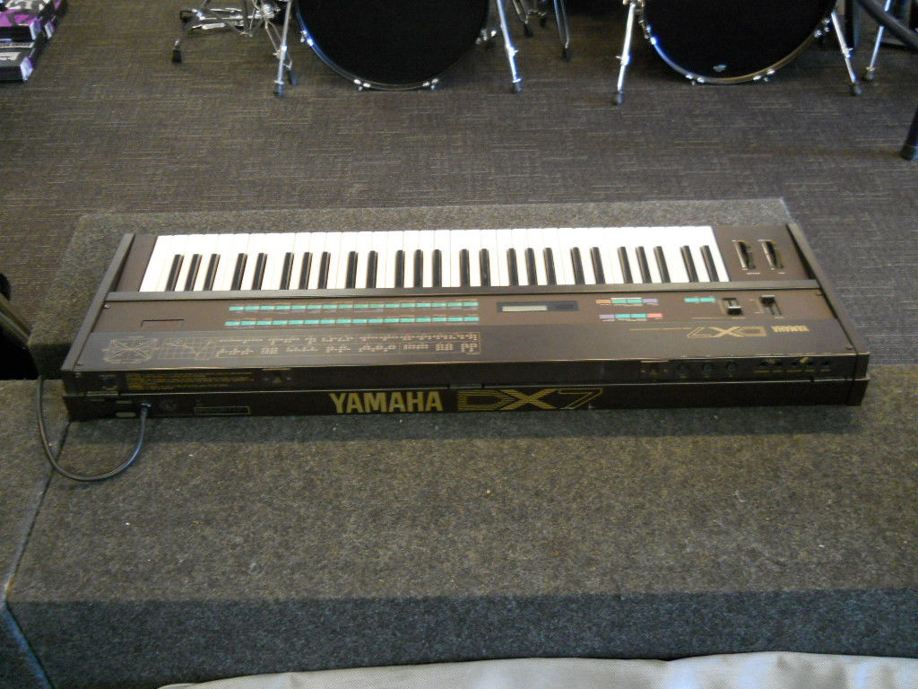 MATRIXSYNTH-B: Vintage 1980s Yamaha DX-7 Keyboard Synthesizer SN 114692