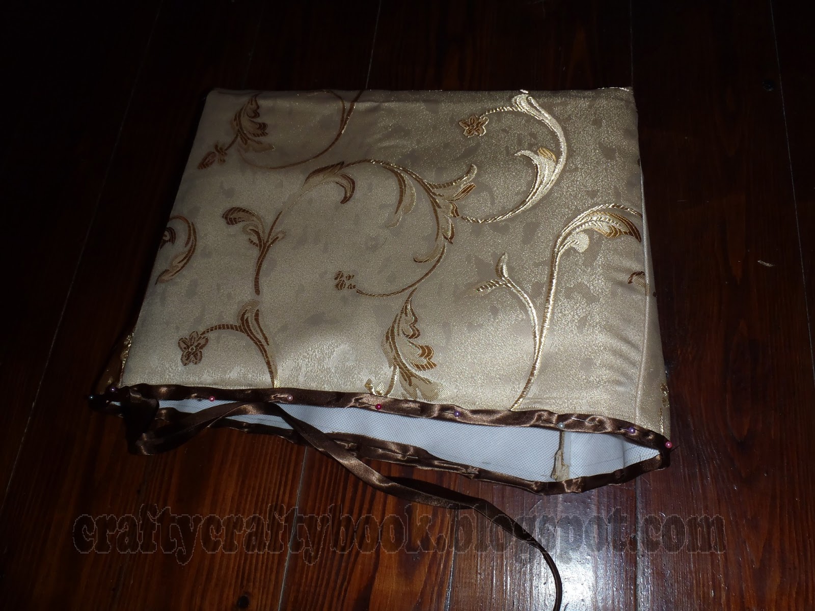 Crafty Crafty Book: Photo tutorial - Sewing machine cover