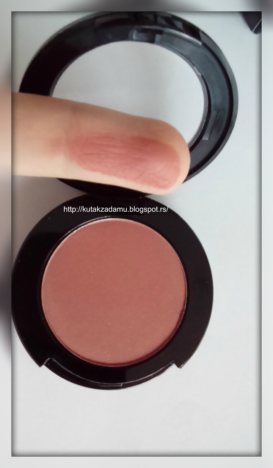 Kutak za Damu.: TENDER BLUSH ON! FARMASI MAT RUMENILO br.14,