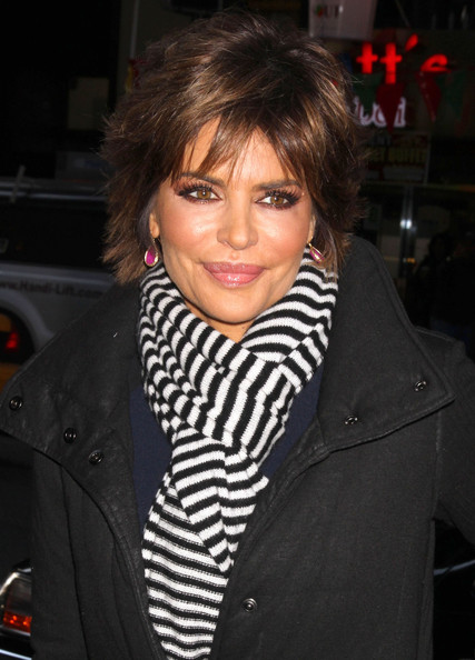 Lisa Rinna Hairstyle Trends: Lisa Rinna Short Tousled Layered Hairstyle