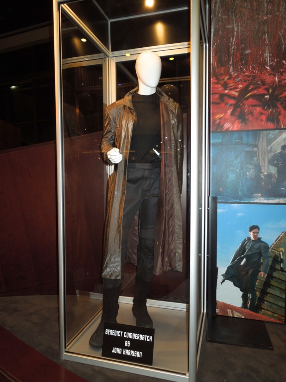 Star Trek Into Darkness costumes worn by Chris Pine and Benedict ...