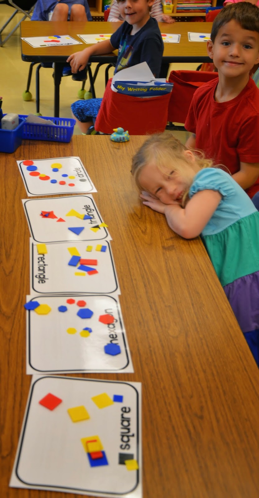 A Place Called Kindergarten: simple sorting mats