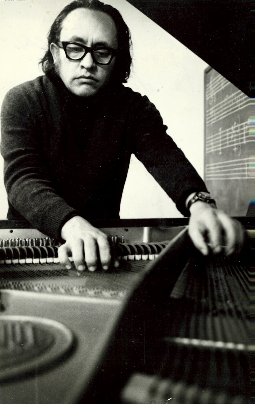 Cazar Truenos magazine: ENCUENTRO DE DOS MUNDOS: EDGAR VALCÁRCEL Y LA ...