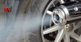 Cara Mengatasi Knalpot Motor Berasap Hitam dan Putih Tipis Saat ...
