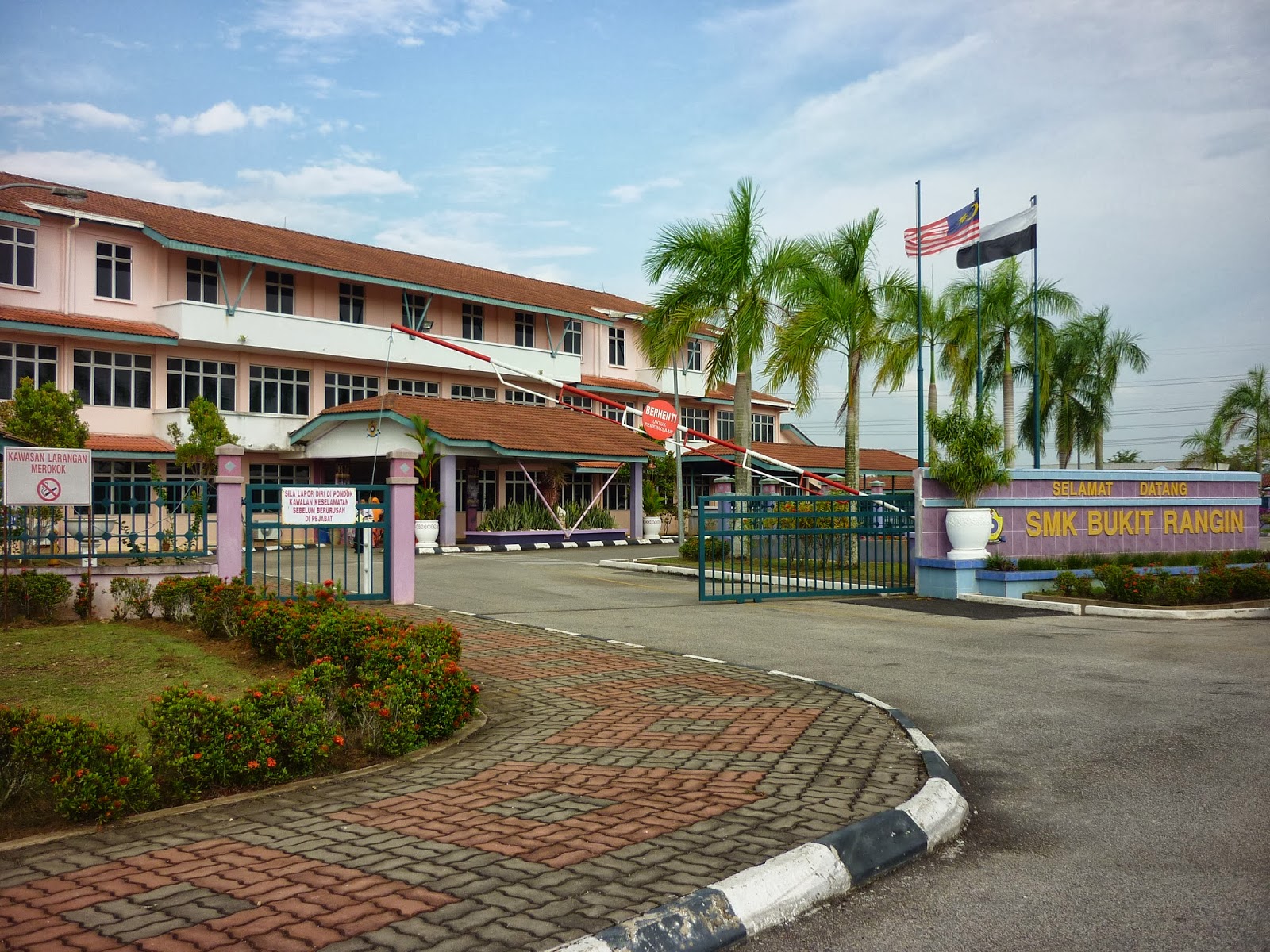 SMK BUKIT RANGIN 25150 KUANTAN: SENI BINA