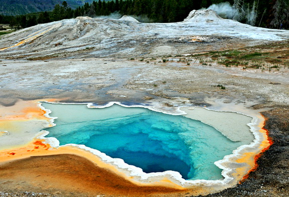 THE WORLD GEOGRAPHY: 12 Wonderful Hot Springs