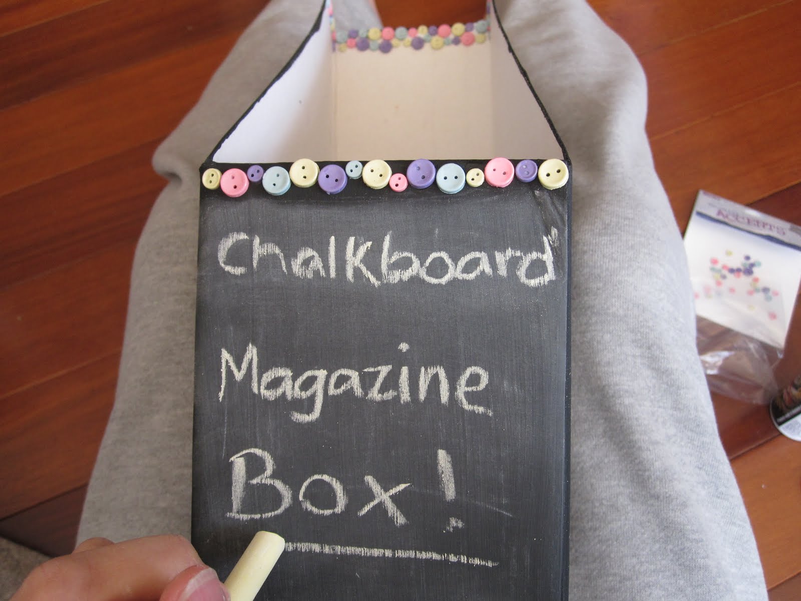 How to: Upcycle chalkboard magazine box - Crafted