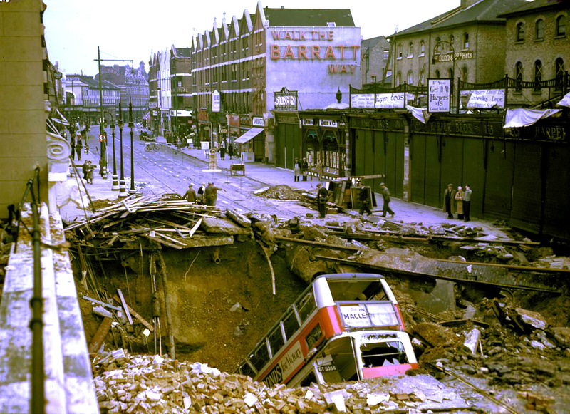 Amazing Color Pictures of London Under Siege From Nazi Bombers During ...
