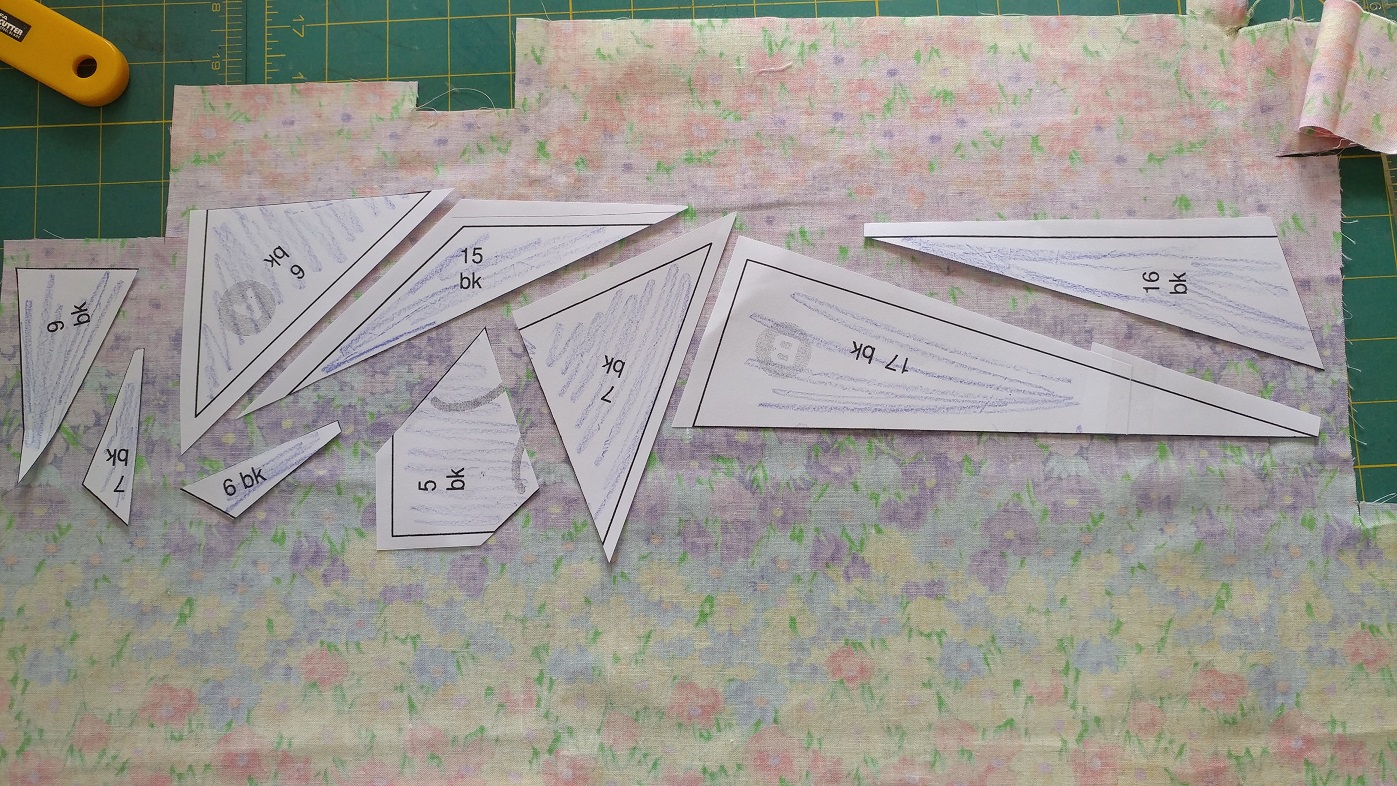 The Life of Riley: Gridster Bee: Paper Pieced Honey Bee Block Instructions