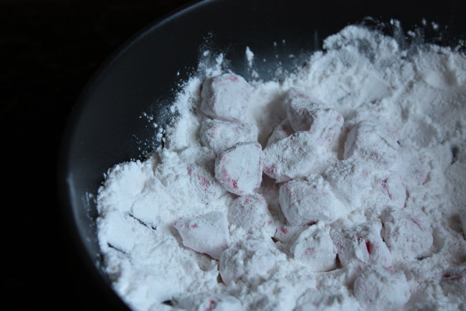 Tab Tim Grob (ทับทิมกรอบ) - Mock Pomegranate Seeds in Sweetened Coconut ...