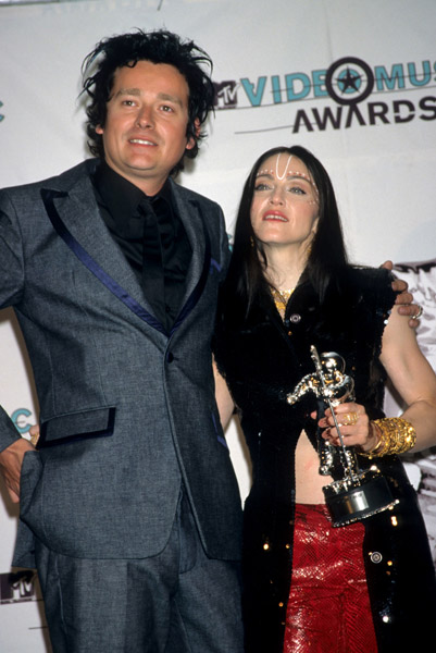 IMAGEM - MADONNA: VMA 1998, prêmios e mais prêmios.