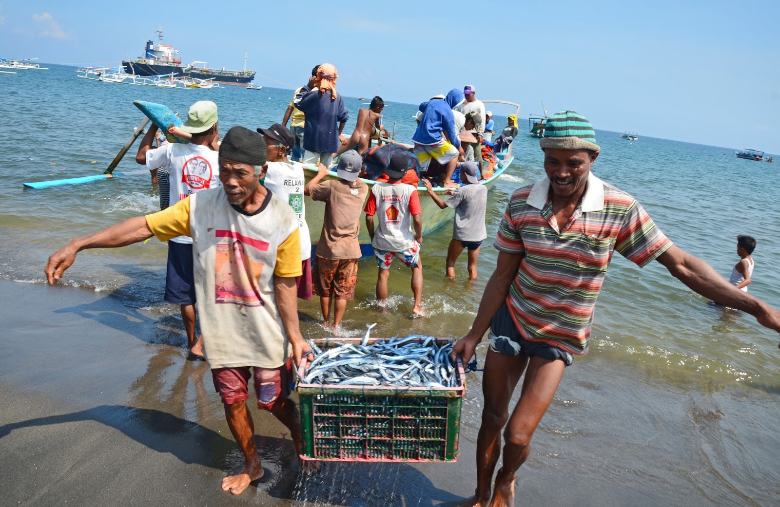Nelayan Keluhkan Tumpukan Pasir di Pelabuhan Pantai Santolo
