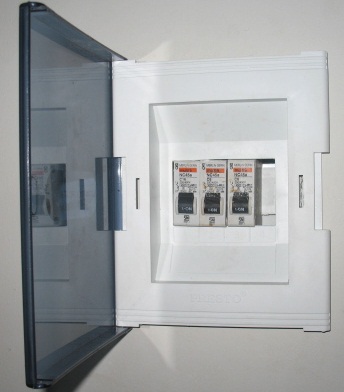 Komponen dan Fungsi Alat Instalasi Penerangan Listrik PHBK ~ Guru ...