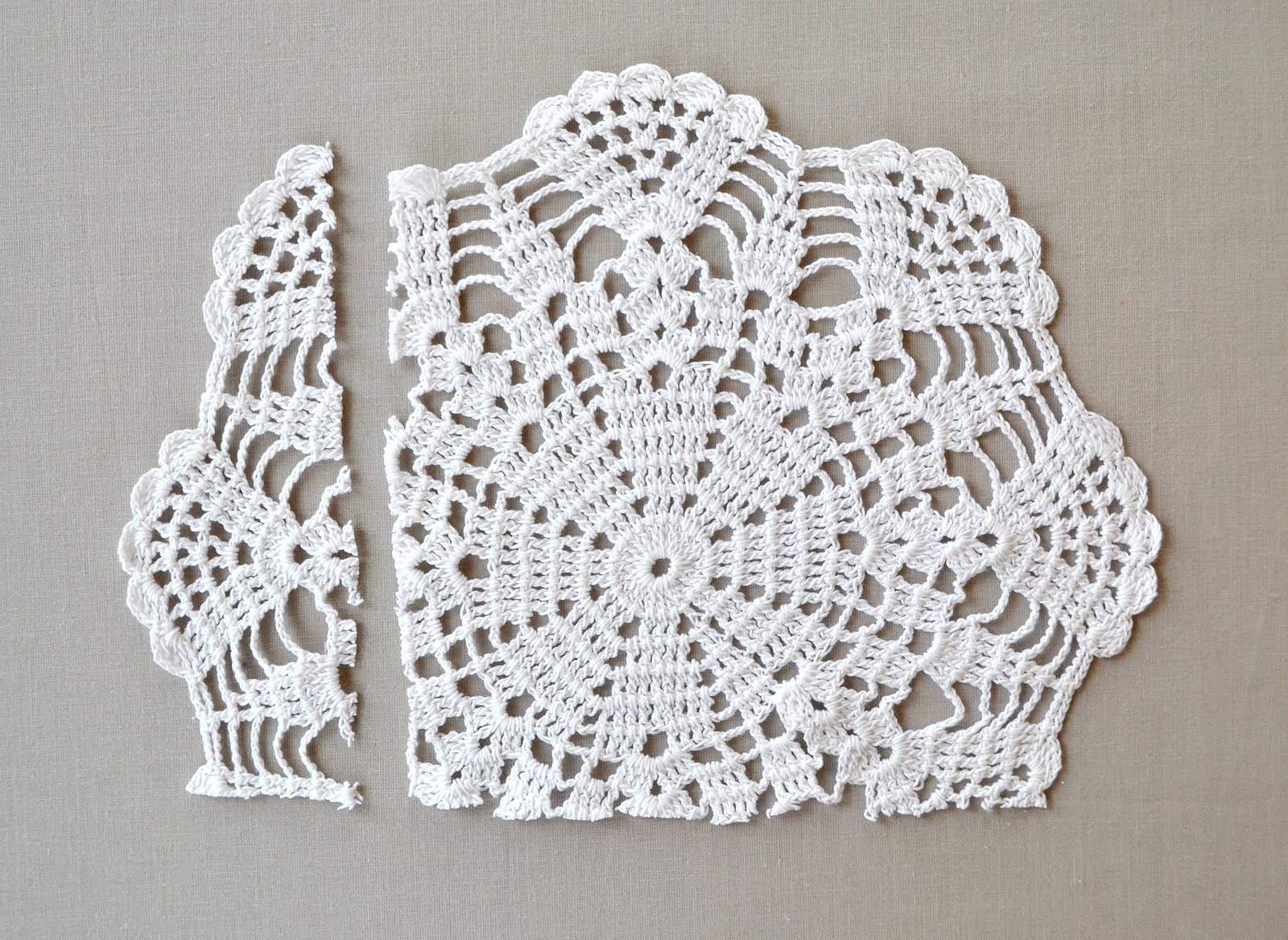 the pink couch: Doily Envelope- Tutorial