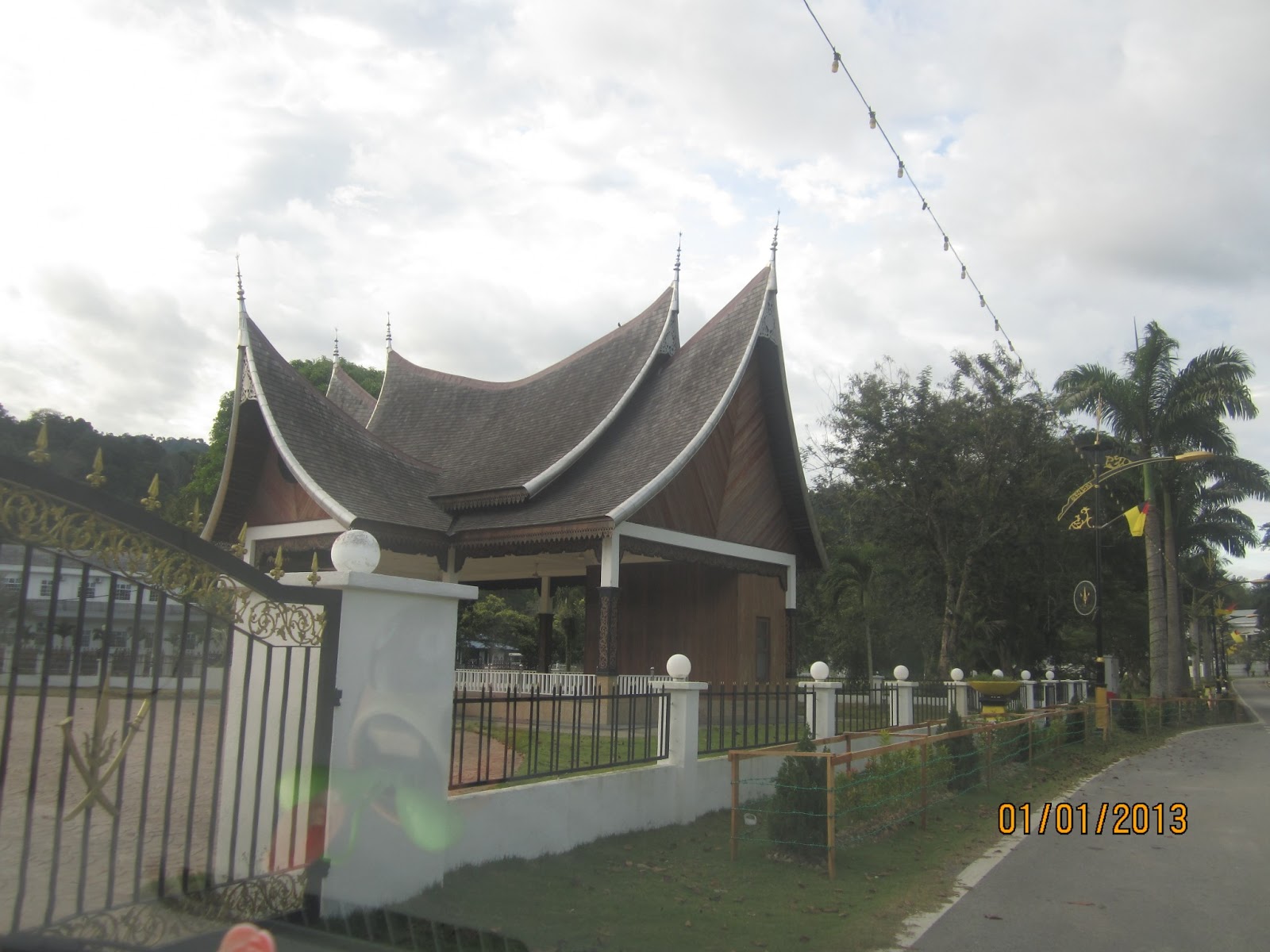 ujang kutik: negeri sembilan : istana lama seri menanti