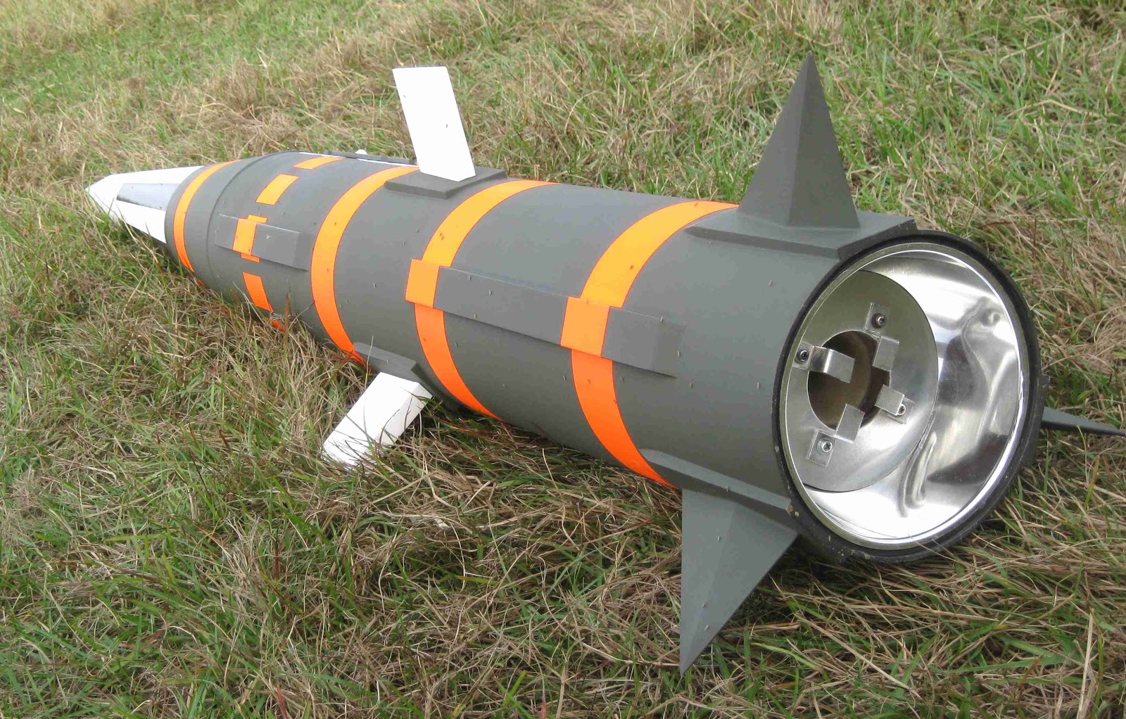 Model Rocket Building: Tampa TTRA Lunch December 15, 2012