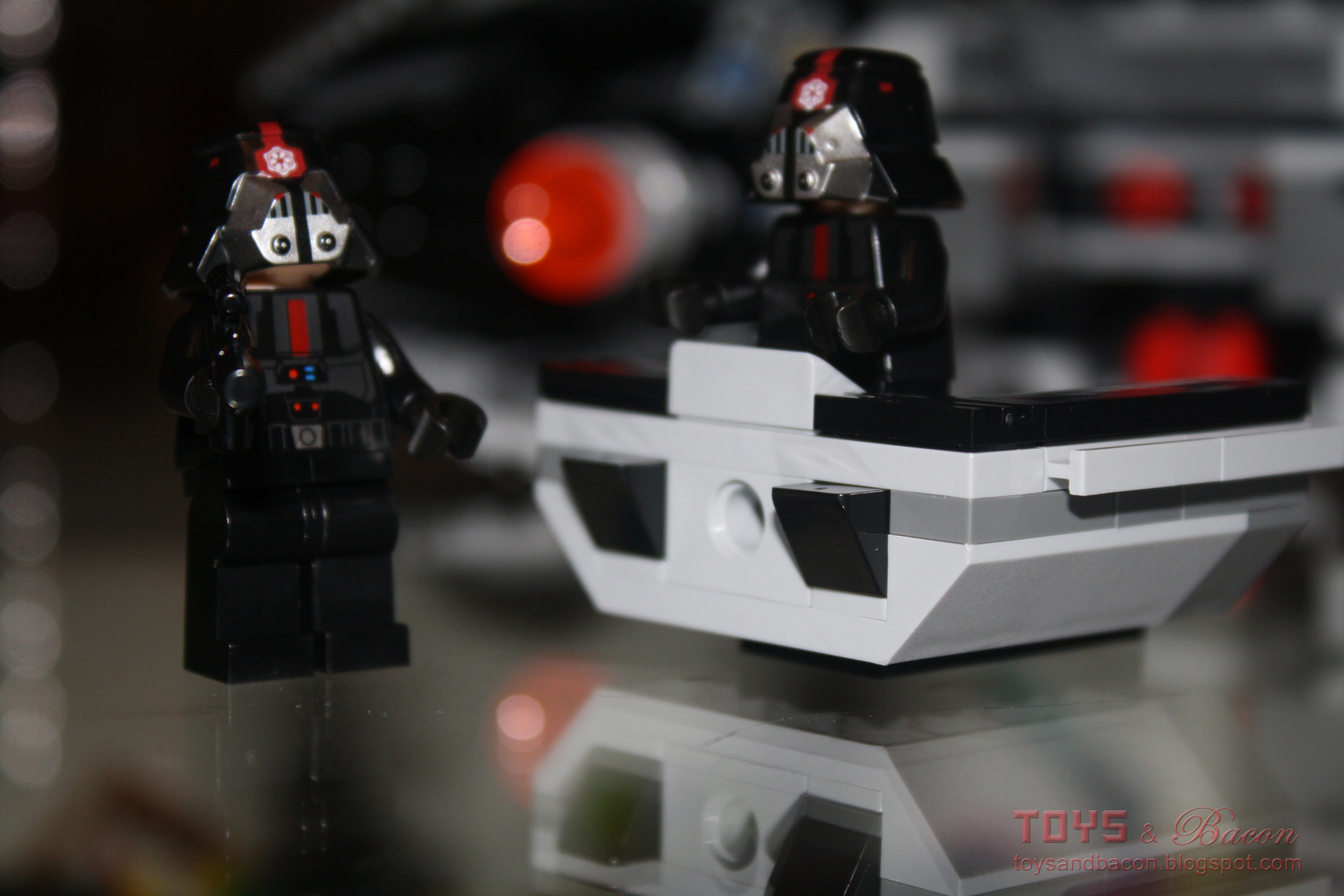 Toys and Bacon: Figure Friday: Lego 9500 Sith Interceptor Review