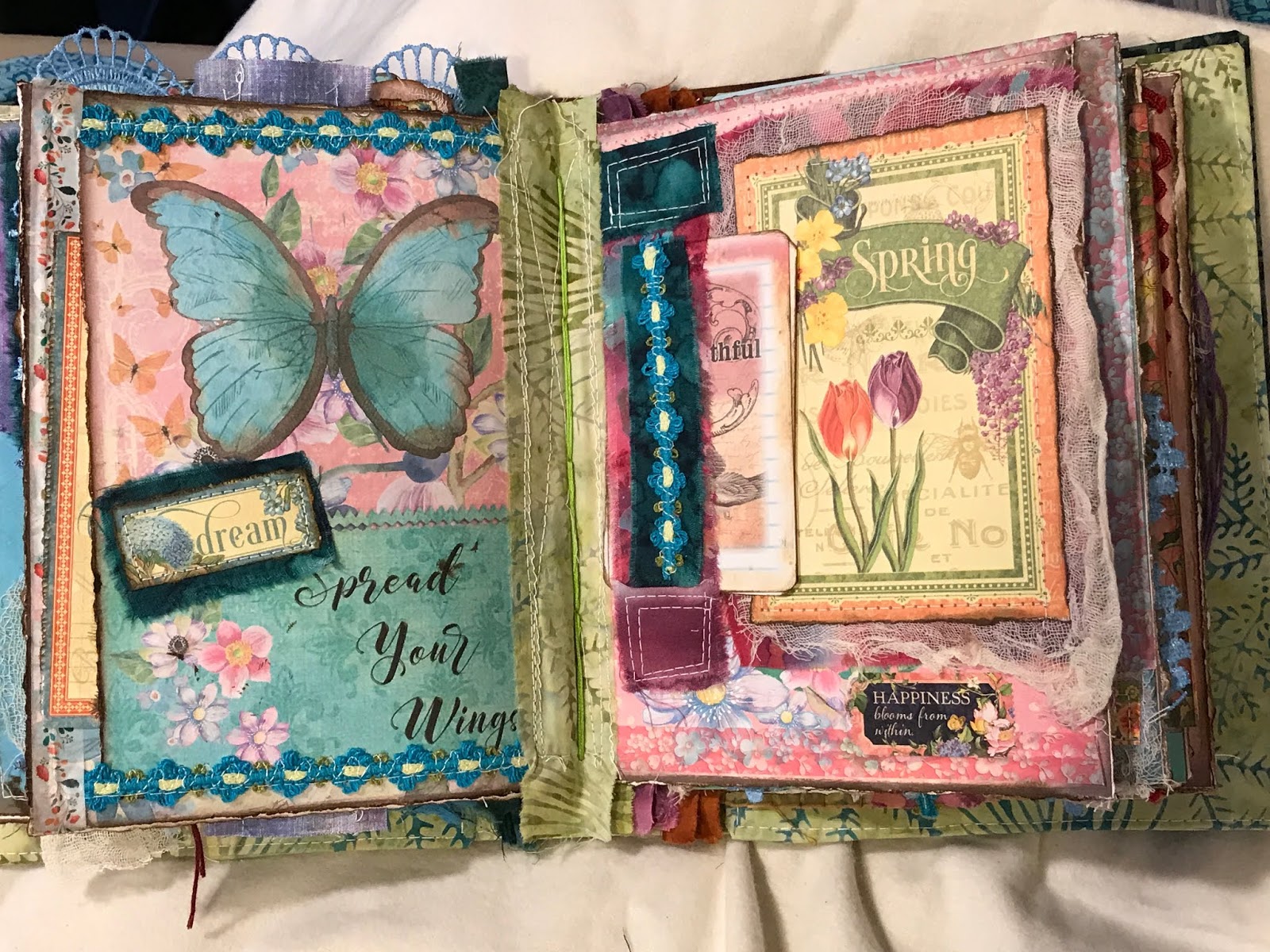 Grandmas laces: 2020 Seasons of Gratitude Year Long Journal