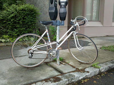 Bike rides around the neighborhood: Astra Mixte - curved seat stays