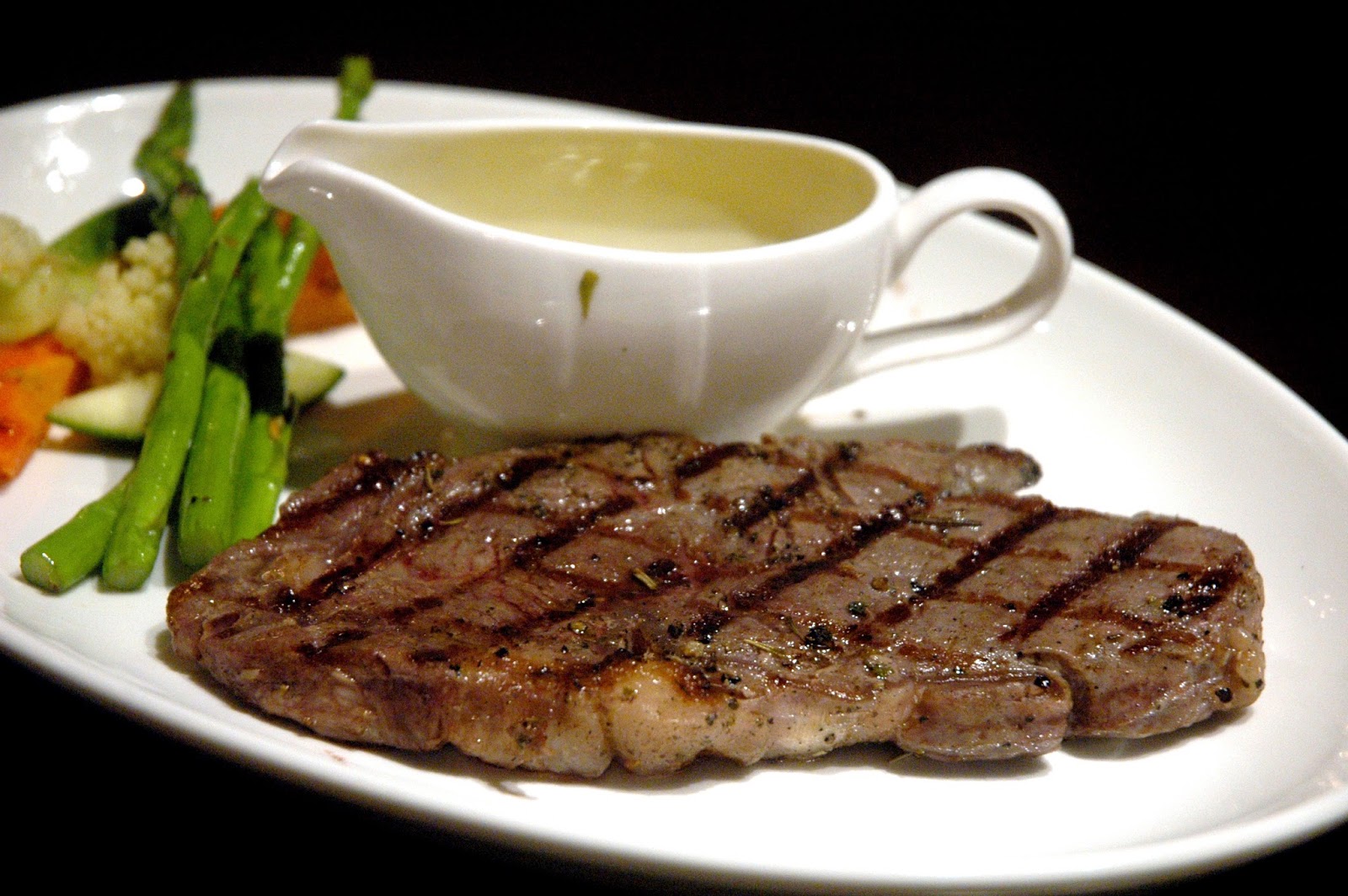 DUDE FOR FOOD: Friday Night Classics at The Nostalgia Dining Lounge