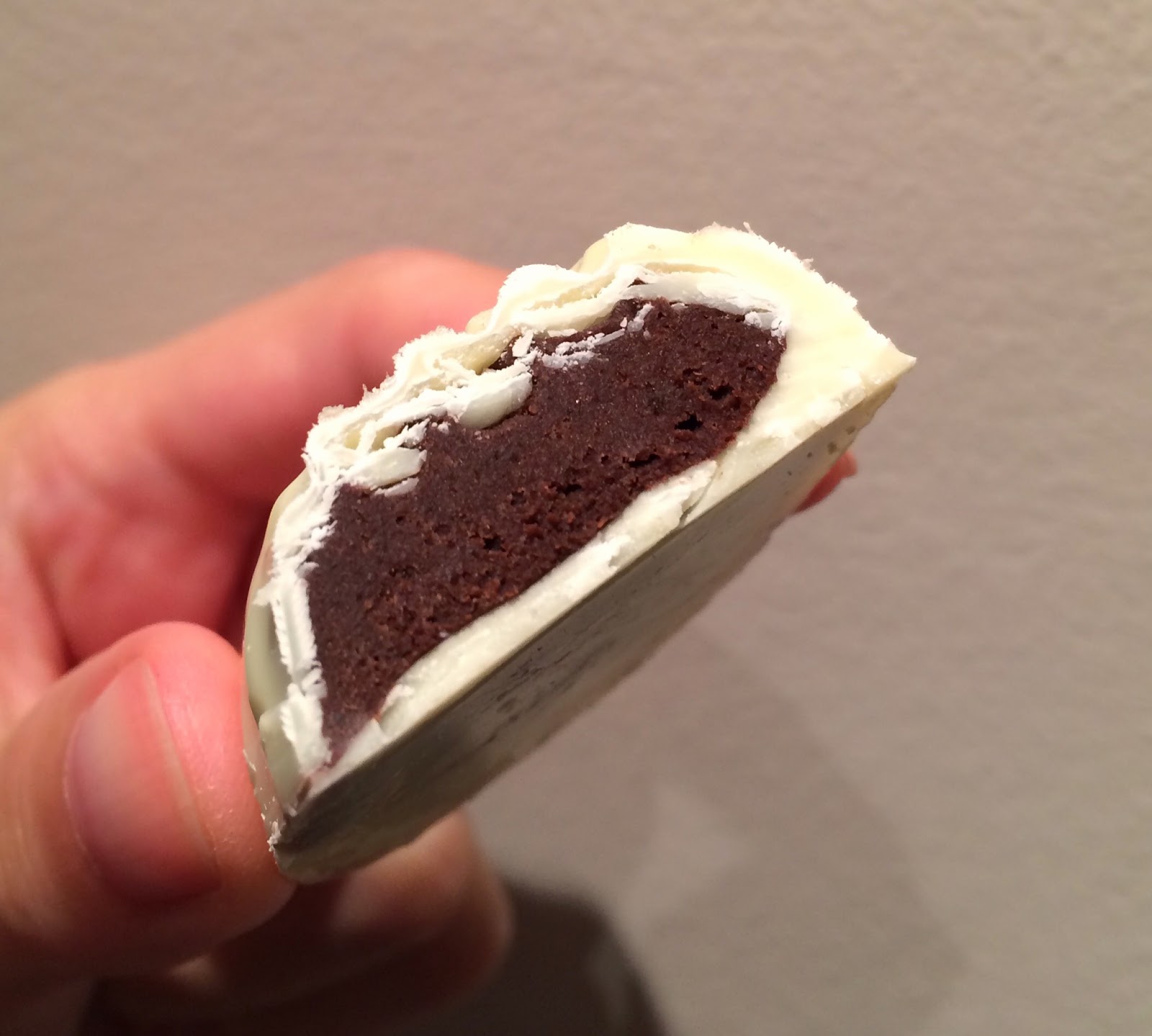 Russell Stover Chocolate Wedding Cake Egg / ラッセル ストーヴァー チョコレート ウェディング ...