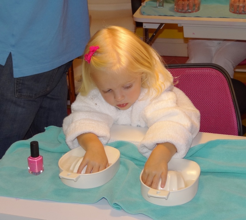 Glamour Girls Day Spa - Hey Trina