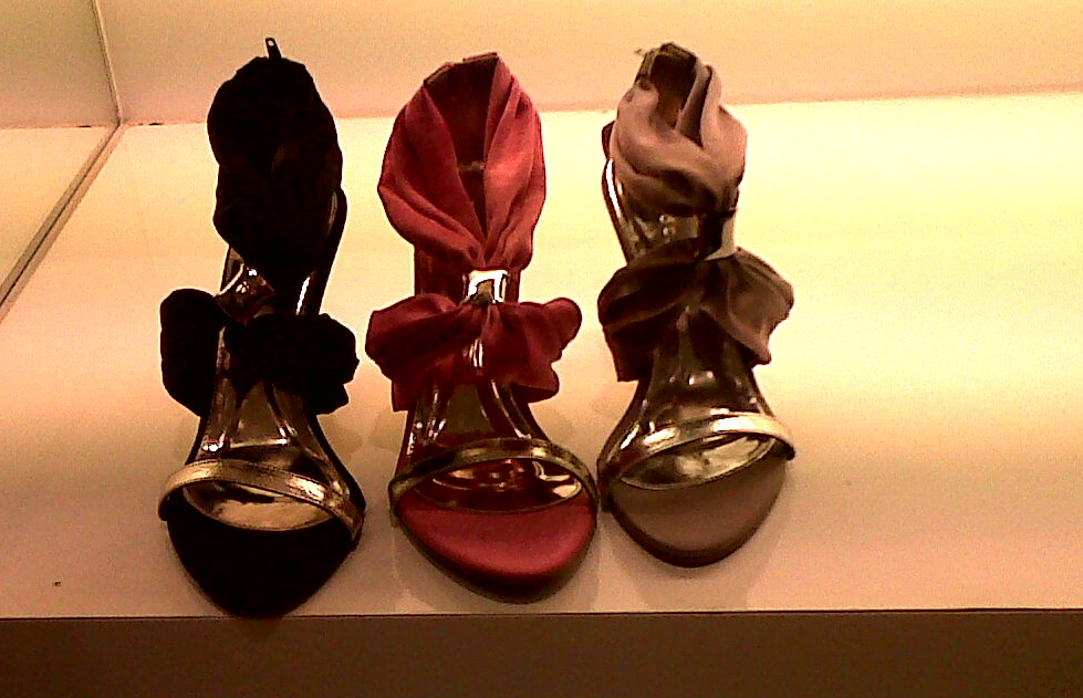 shoppe boutique: 1. VINCCI SHOES