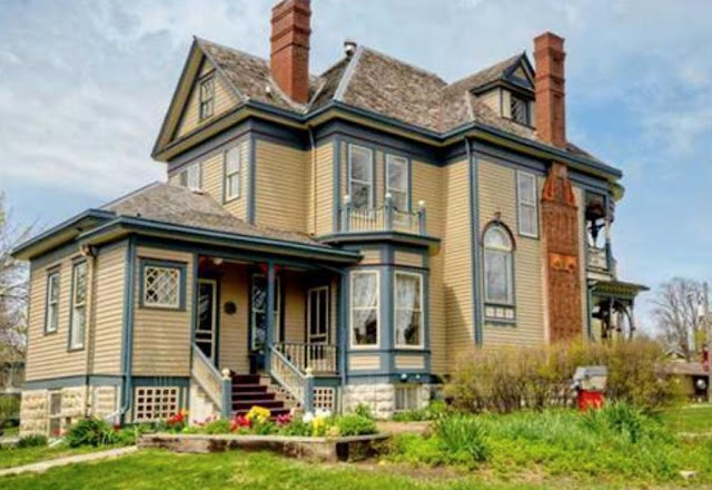 Sweet House Dreams: Banta House, 1897 Victorian in Osceola, Iowa