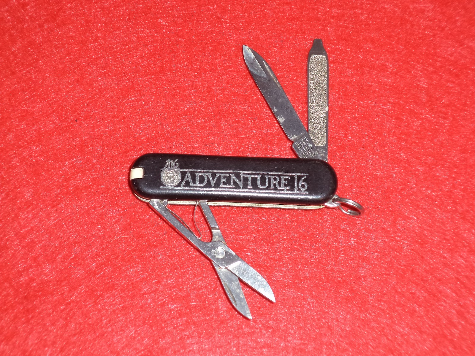 I Love SAK's: Victorinox Classic - Adventure 16