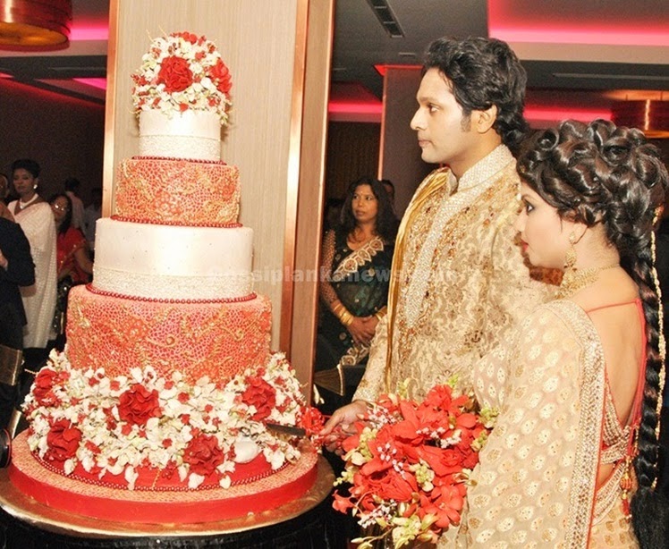 Roshan Ranawana Homecoming Photos | Sri Lanka Hot Picture Gallery.